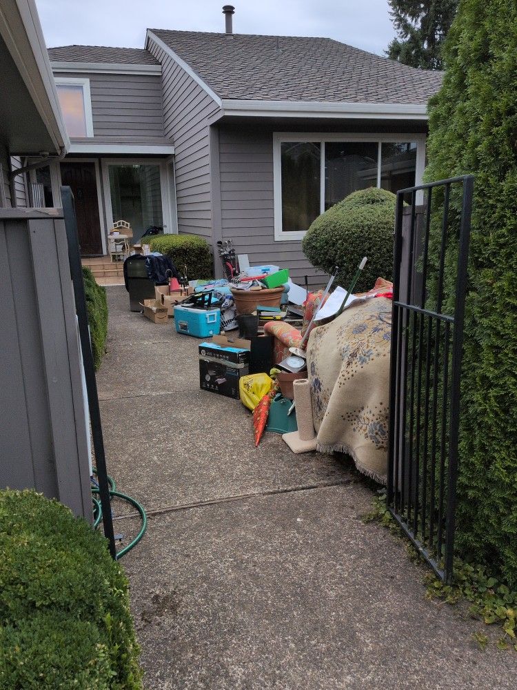 Free Stuff Today Only for Sale in Wilsonville, OR - OfferUp