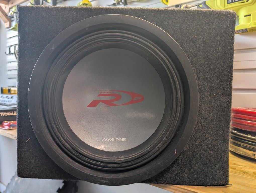 Alpine Type R 12" with Sealed Enclosure for Sale in Palmview, TX - OfferUp