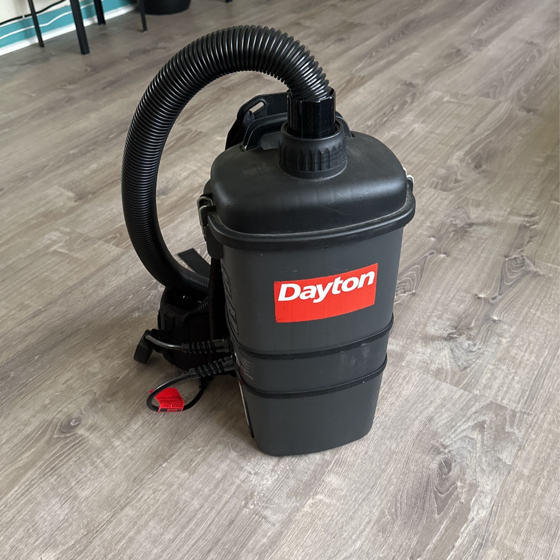 Dayton Backpack Vacuum 4 1/2 Gallon Tank for Sale in Playa Del Rey, CA ...