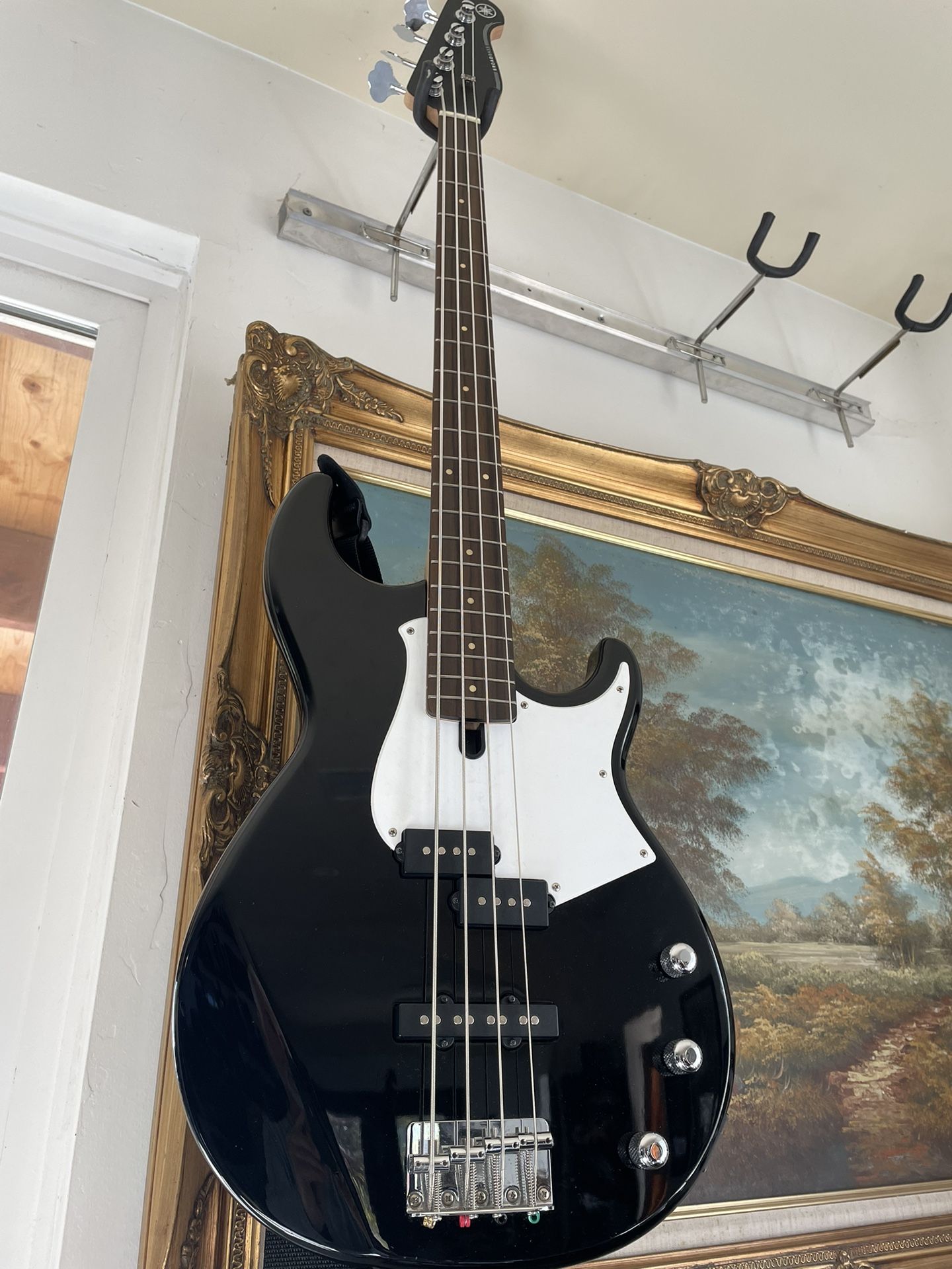 YAMAHA Near NEW BB234 4 Strings Bass Guitar With Strap, Stand & Gig Bag ...