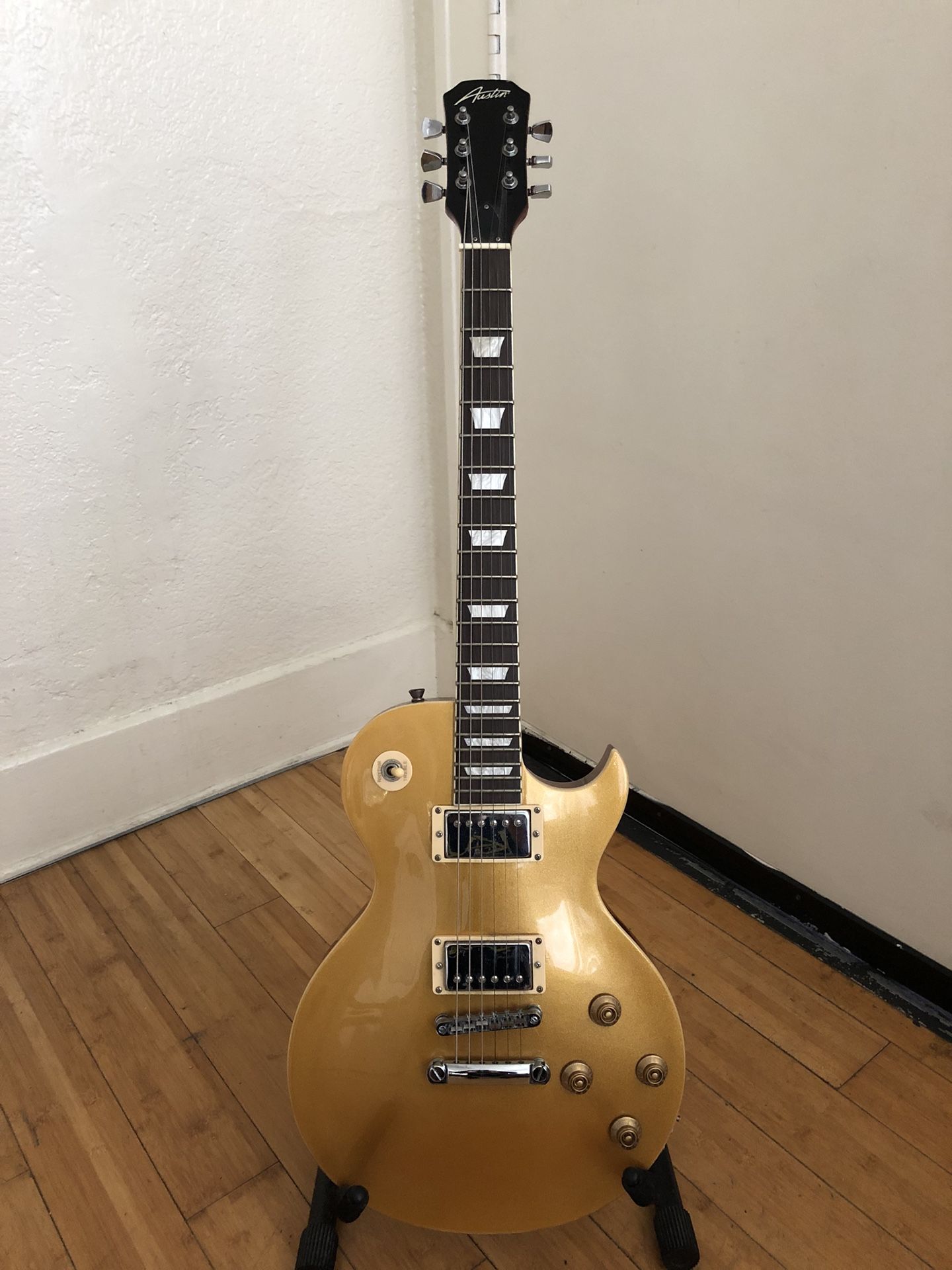 Austin LP Style Electric Guitar for Sale in Long Beach, CA - OfferUp