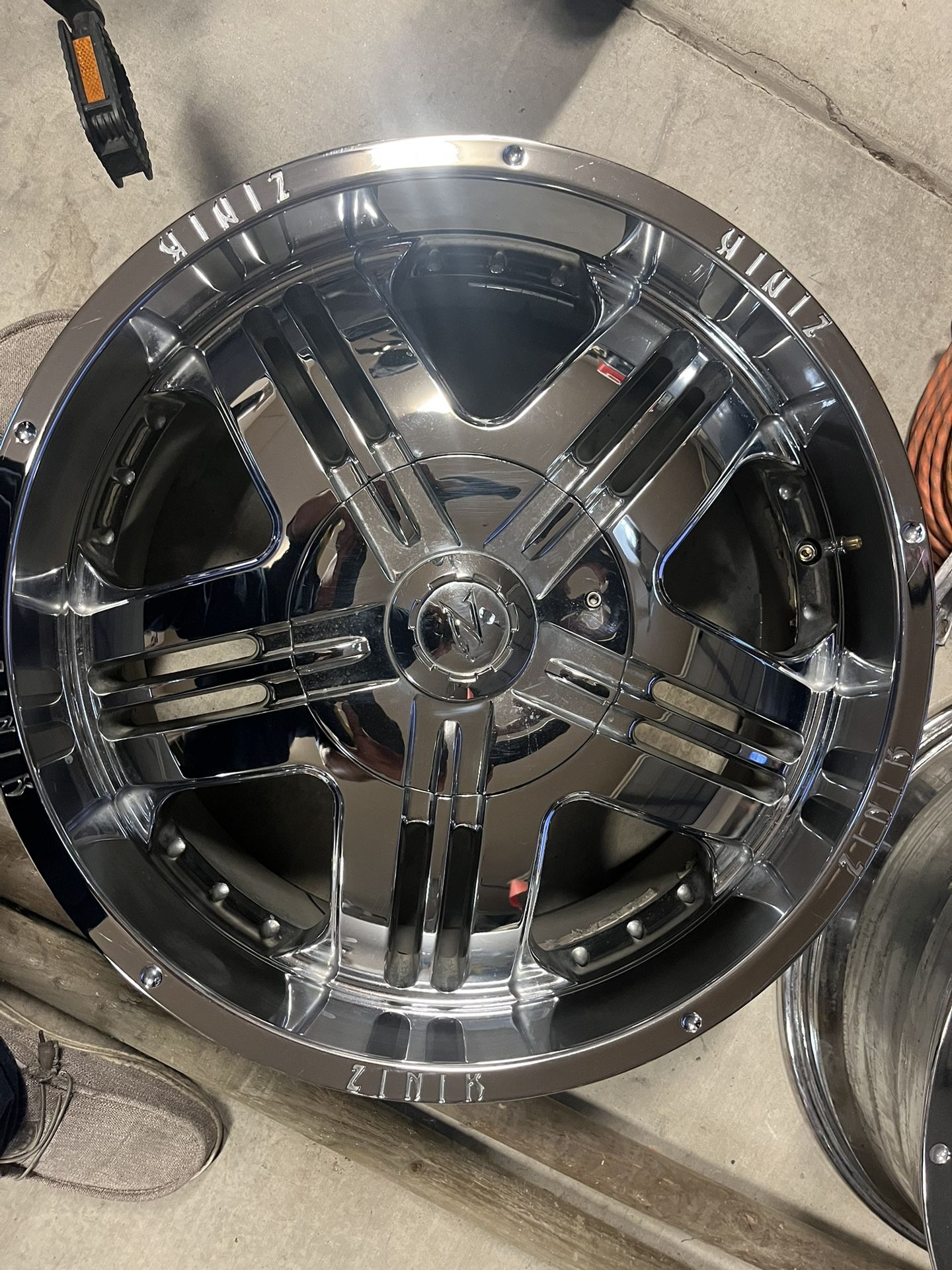 Chevy GMC 20 Inch Rims for Sale in Tulare, CA - OfferUp