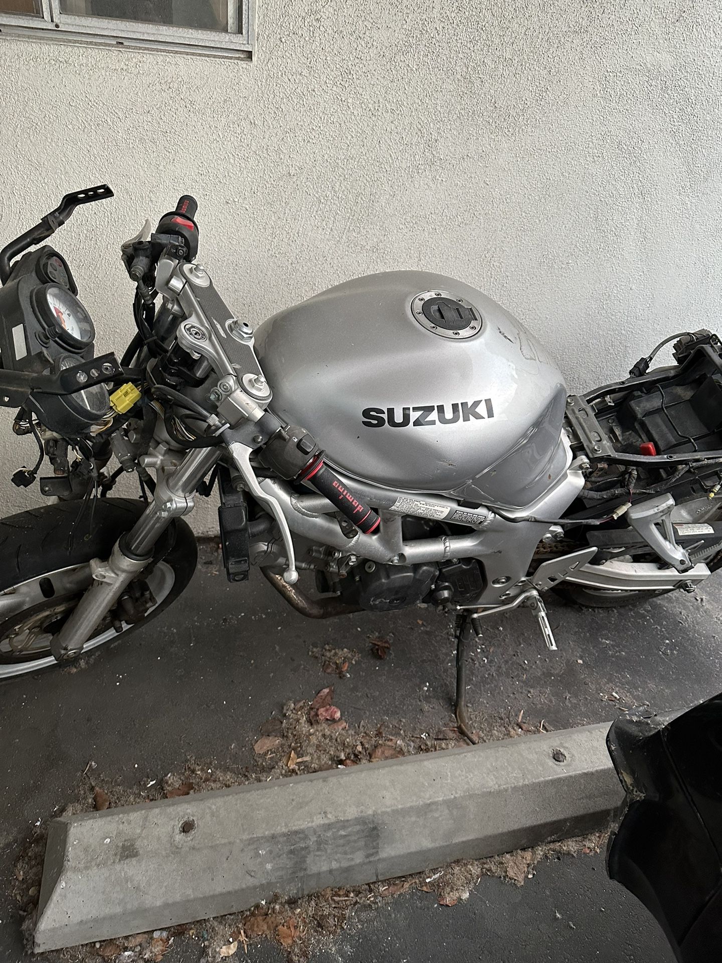 2001 Suzuki SV650S for Sale in Costa Mesa, CA - OfferUp