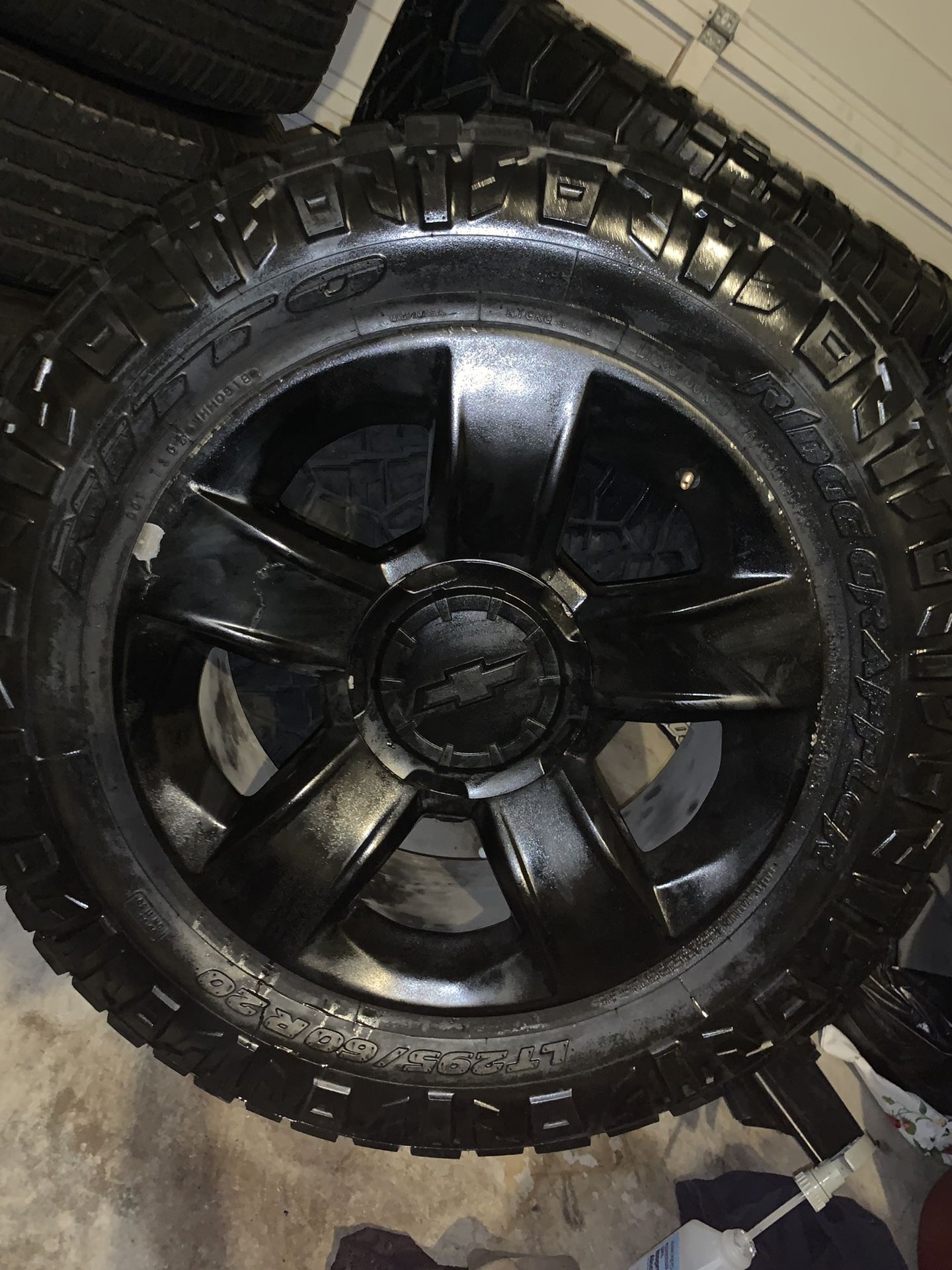 Nitto Ridge Grapplers 295/60/R20 with 20” LTZ Chevy rims for Sale in ...