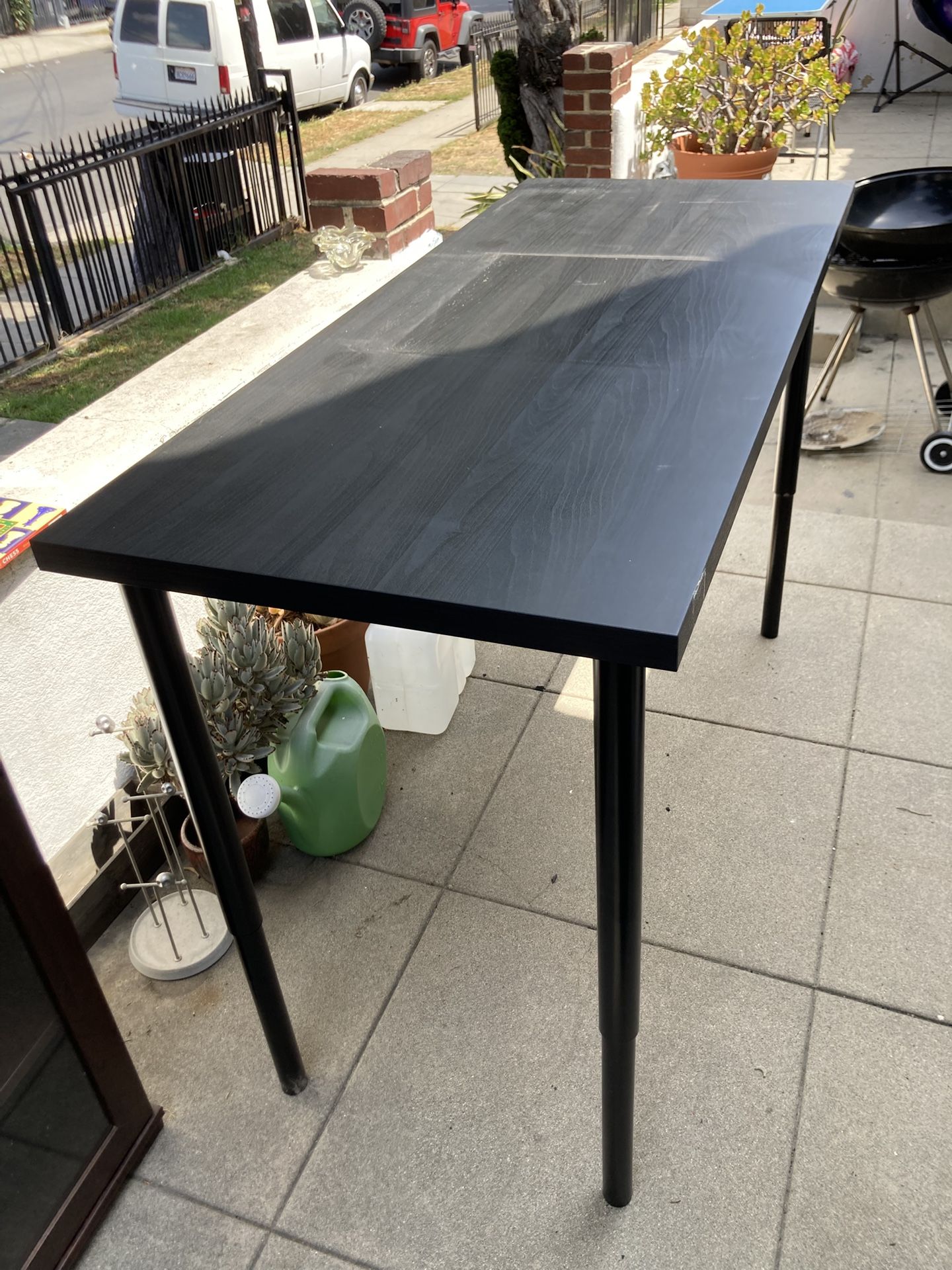 FREE - Simple Black Table for Sale in Los Angeles, CA - OfferUp