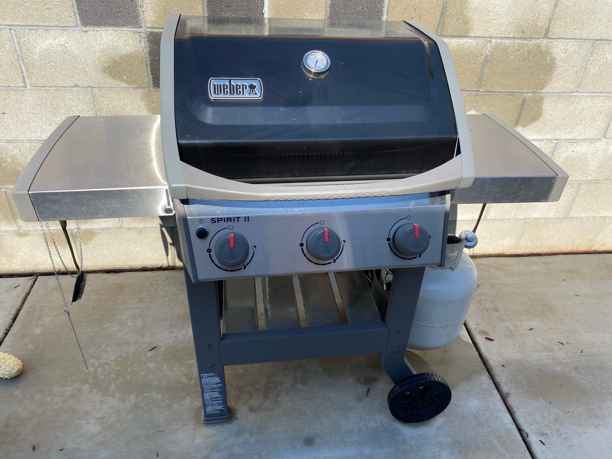 Weber Spirit Propane Barbeque & Propane Tank for Sale in Shafter, CA ...