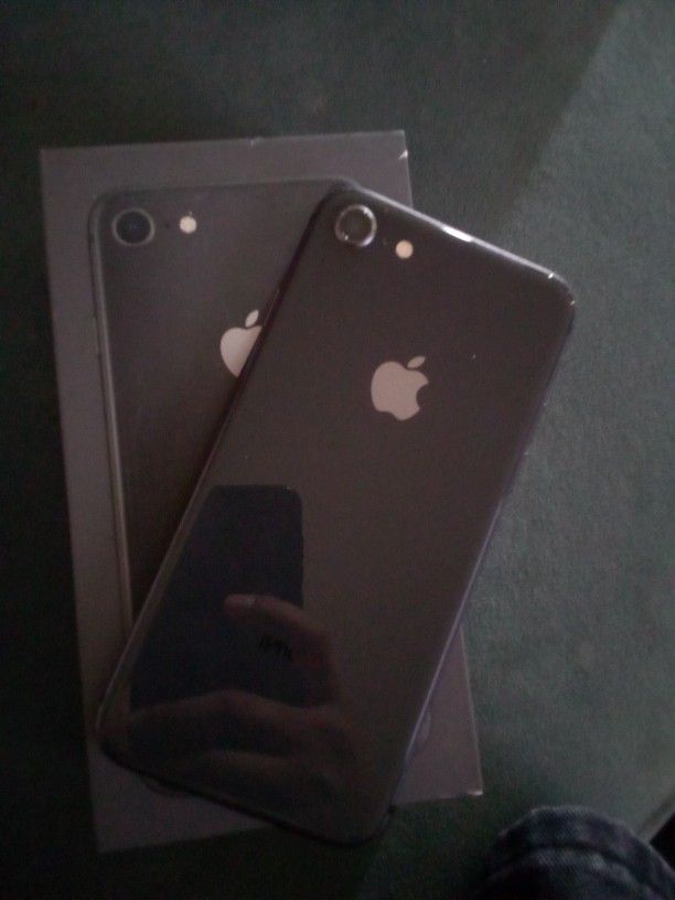 Unlocked Iphone 8 (Make An Offer) for Sale in Riverside, CA - OfferUp