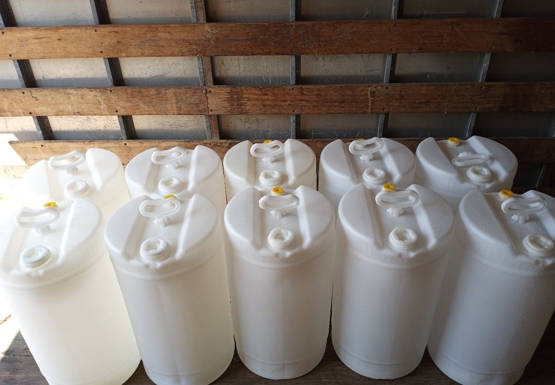 15 Gal Close Head Natural Plastic Barrel Water Storage Barrels Gray ...