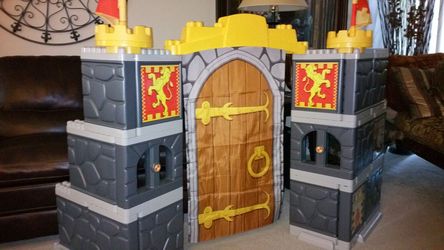 Mega Bloks Giant Adventure Castle for Sale in Lake Forest, CA - OfferUp