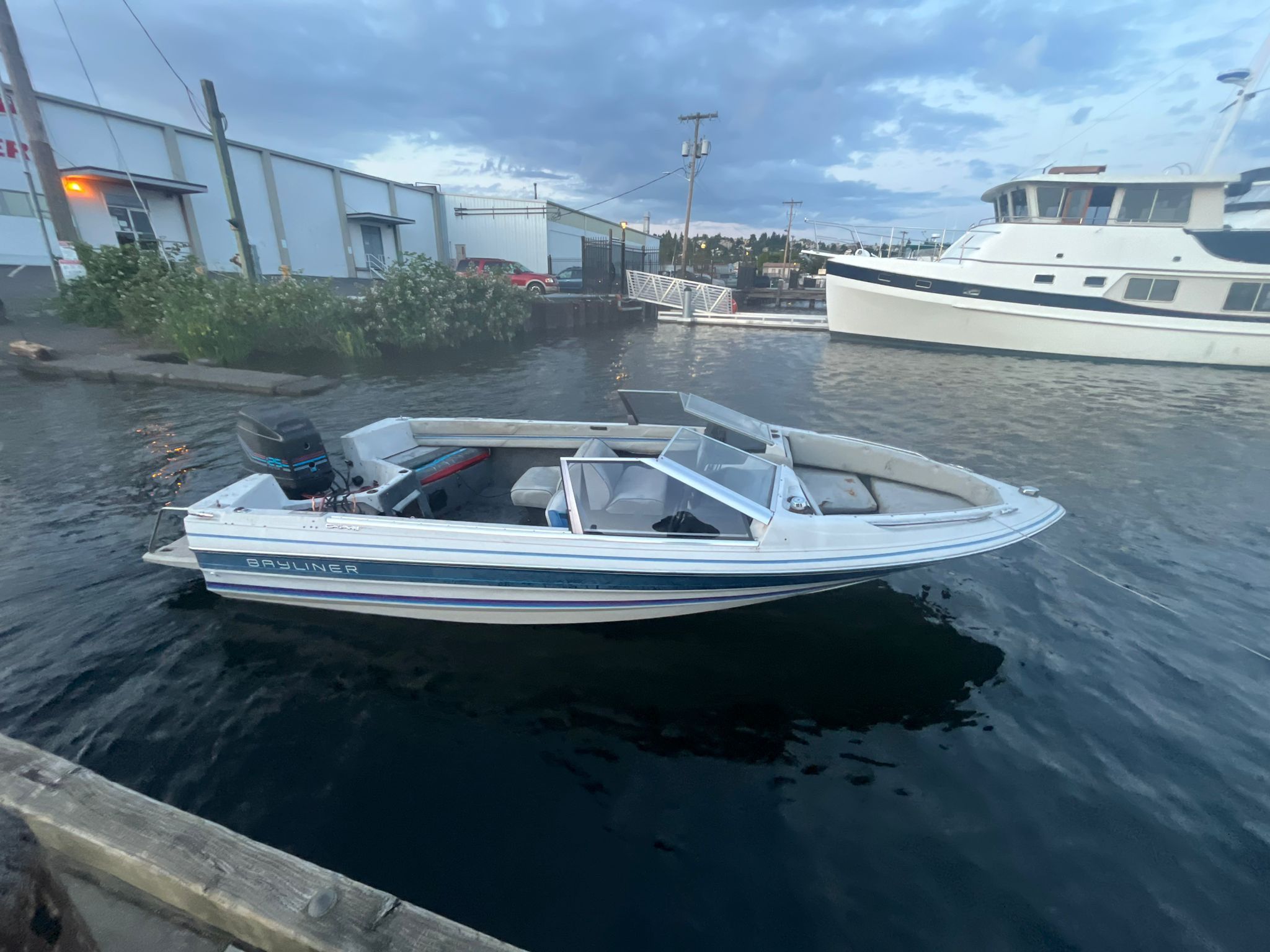 Bayliner 17ft with Force 125 Hp for Sale in Seattle, WA - OfferUp