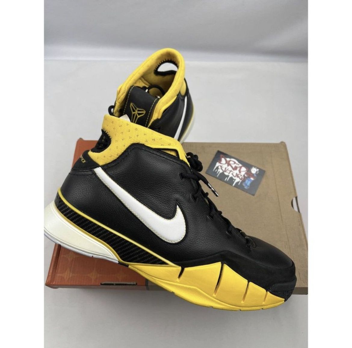 Kobe 4 Black And Yellow