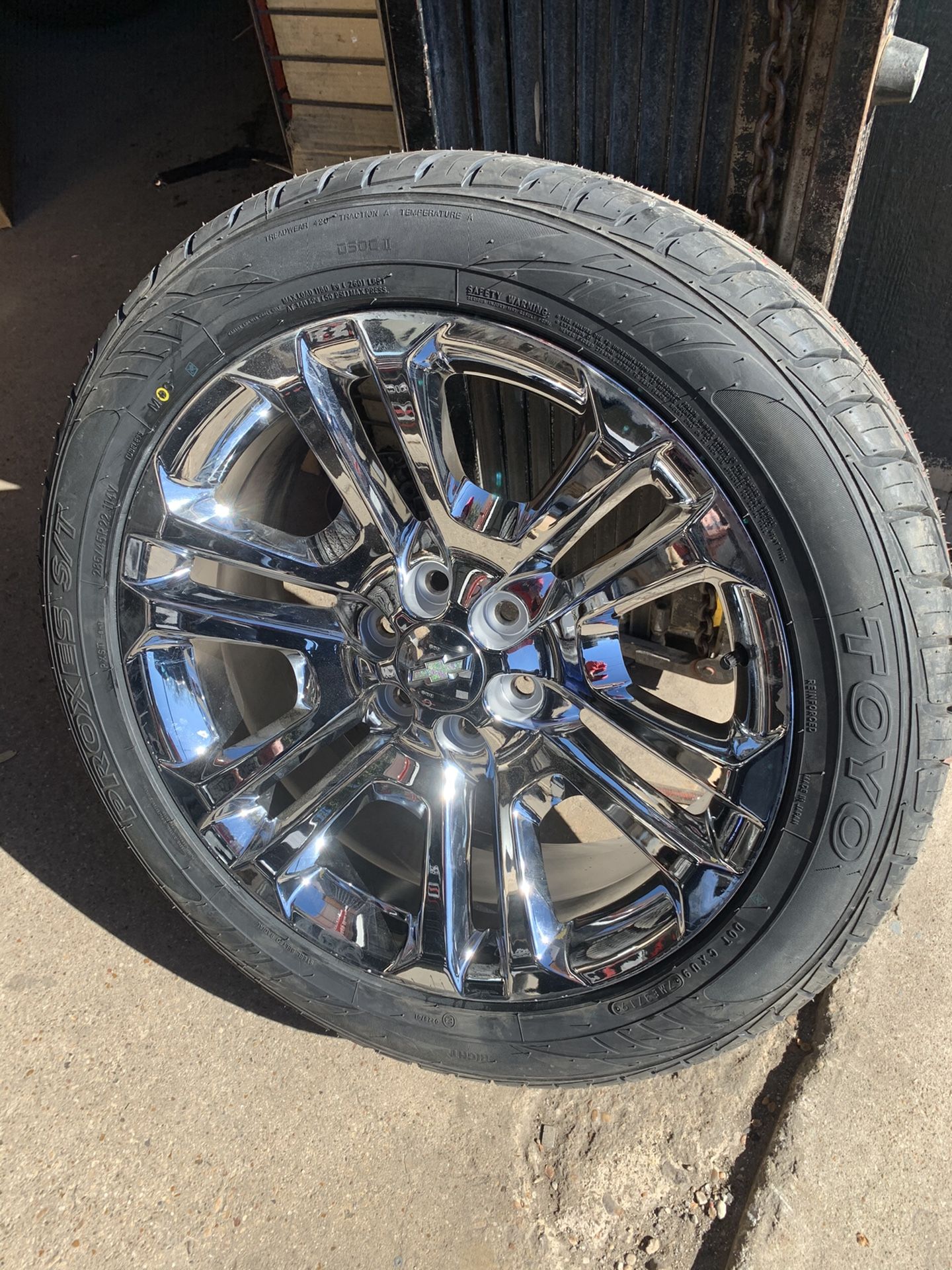 New 22” Chrome GMC / Chevy Rims And New Tires 6 Lug Wheels 22s 22 Rines ...