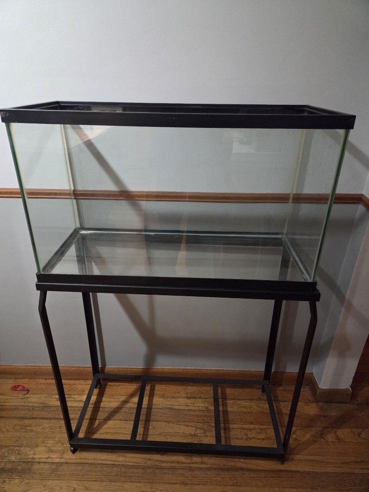 Fish Tank w/ Stand for Sale in Detroit, MI - OfferUp