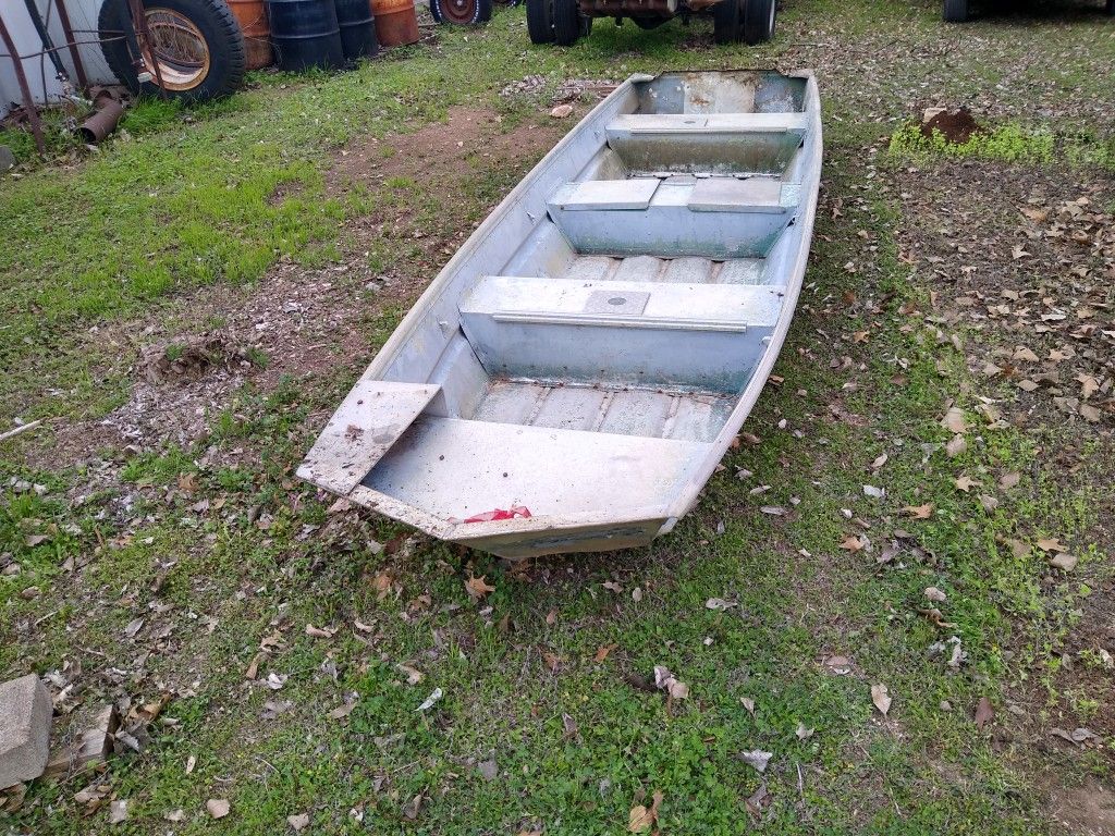 14 ft flat bottom boat (alluminunm) for Sale in San Antonio, TX - OfferUp