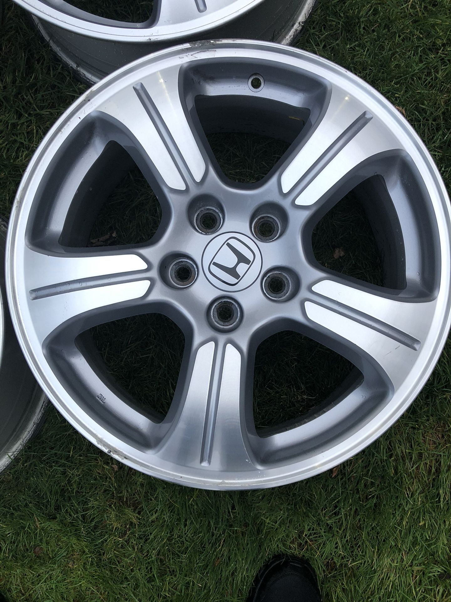 3 Honda Pilot 18 inch Wheels for Sale in Snohomish, WA - OfferUp
