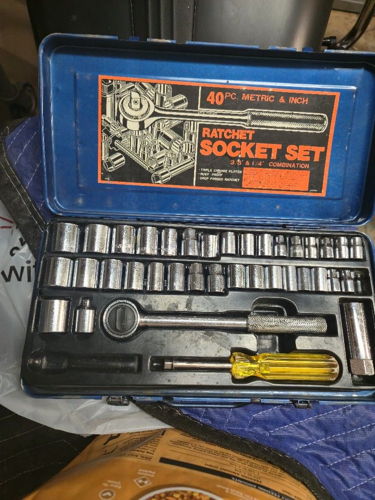 TOOL COLLECTOR'S DREAM - VINTAGE 40PC METRIC & INCH RATCHET SOCKET SET ...