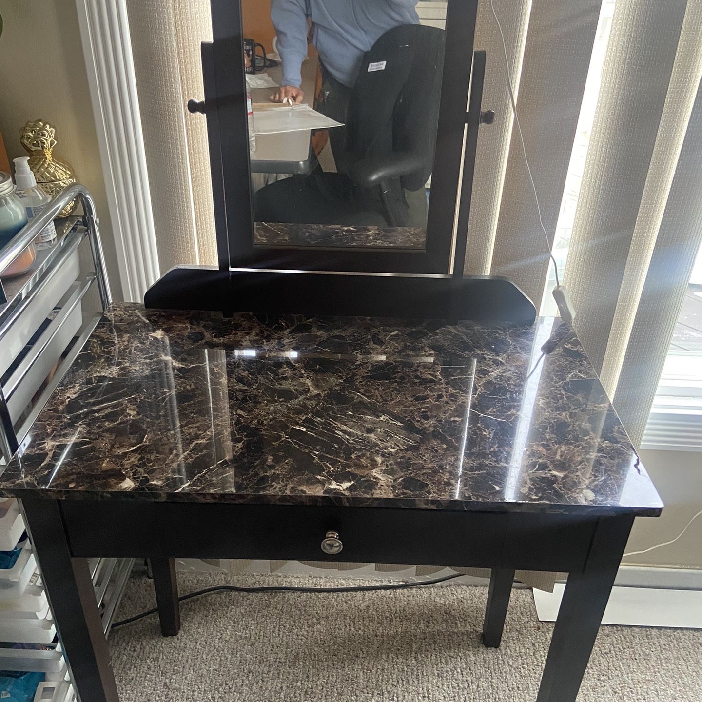 Crown Mark Iris Vanity Table bittys Stool