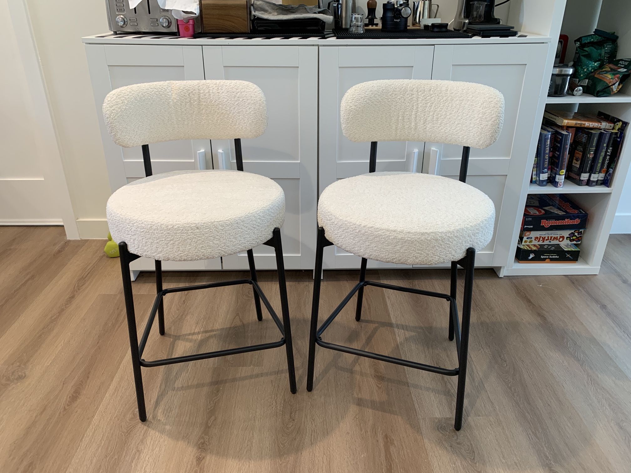24'' Bar Stools Set of 2, for Kitchen Island. White for Sale in ...