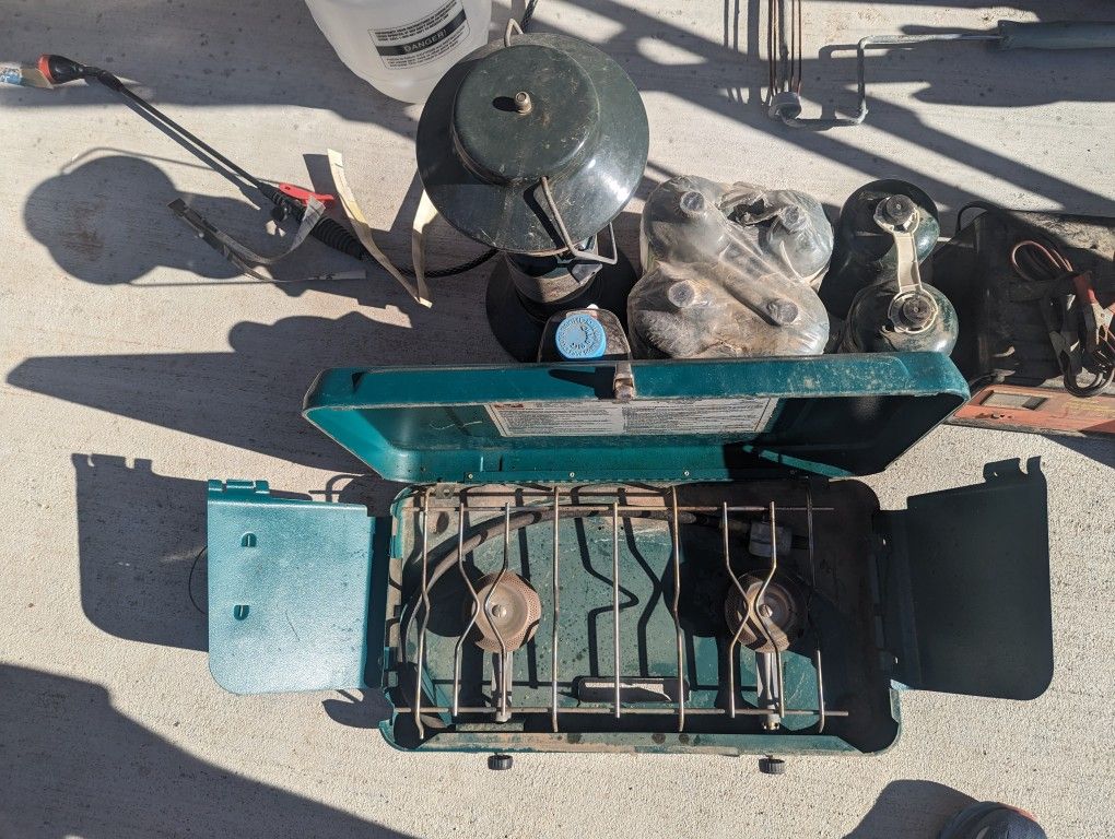 Camping Supplies Seven Small Coleman Propane Tanks Propane Stove ...