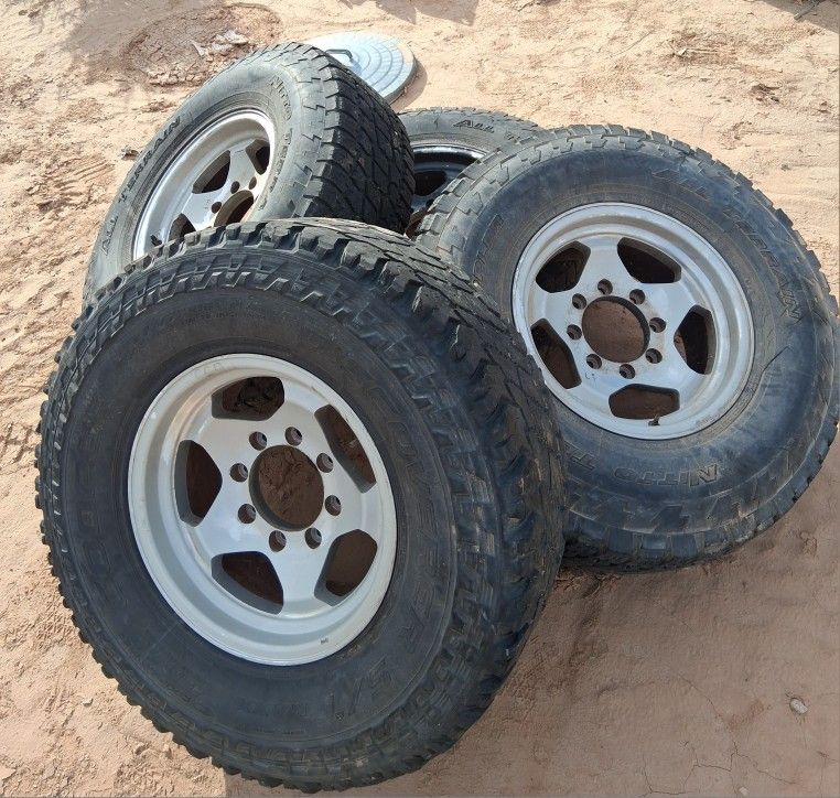 16 Inch 8 Lug Aluminum Rims for Sale in Moapa Valley, NV - OfferUp