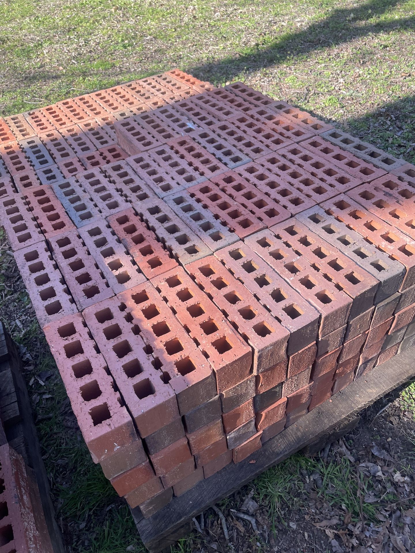 Red Bricks (NOT FREE) for Sale in Dallas, TX - OfferUp