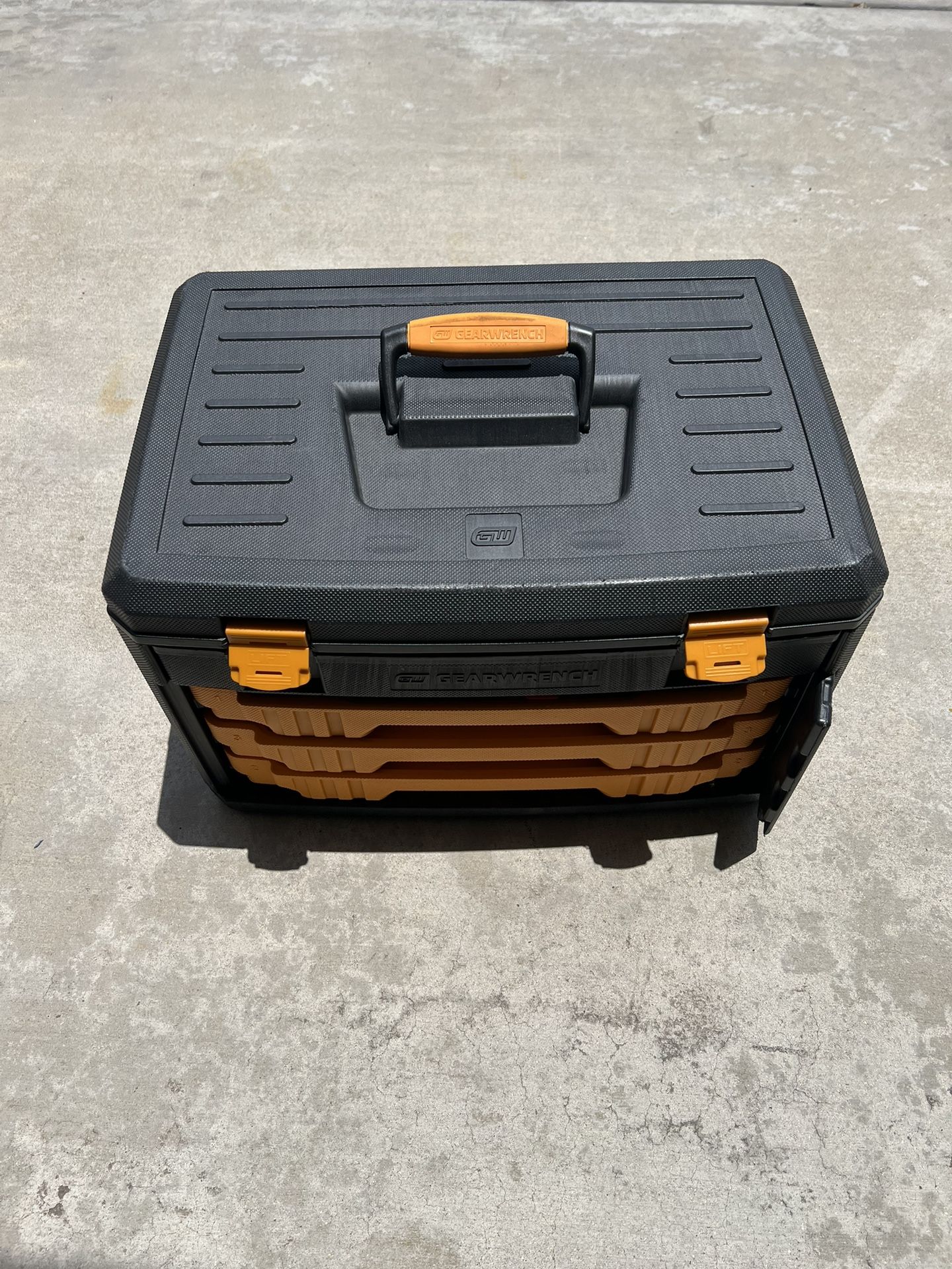 GEAR WRENCH Toll Box 1/4 In. and 3/8 In. Drive Stan dar And deep SAE ...