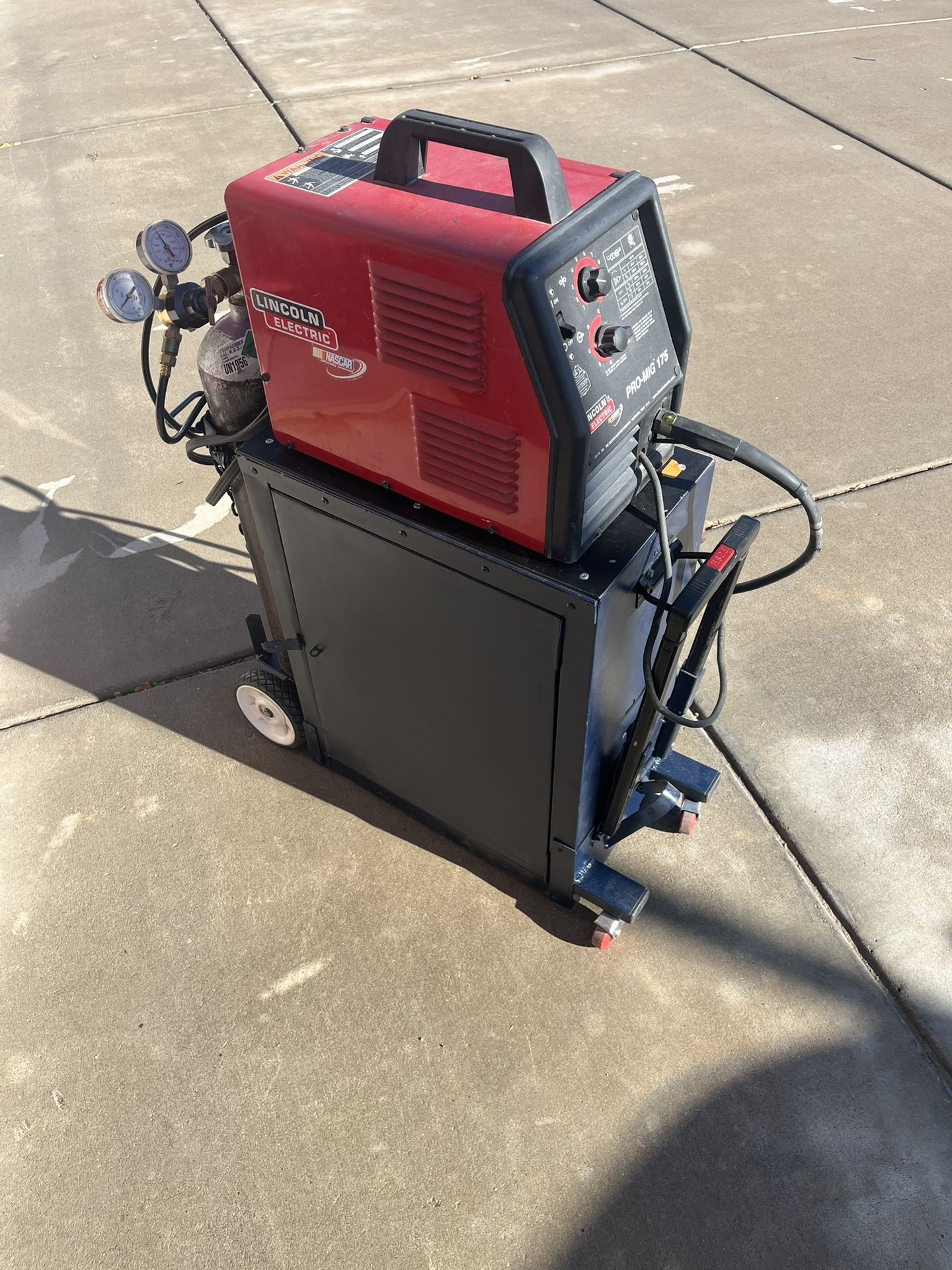 MiG Welder Set Up- Lincoln Pro MiG 175 for Sale in Glendale, AZ - OfferUp
