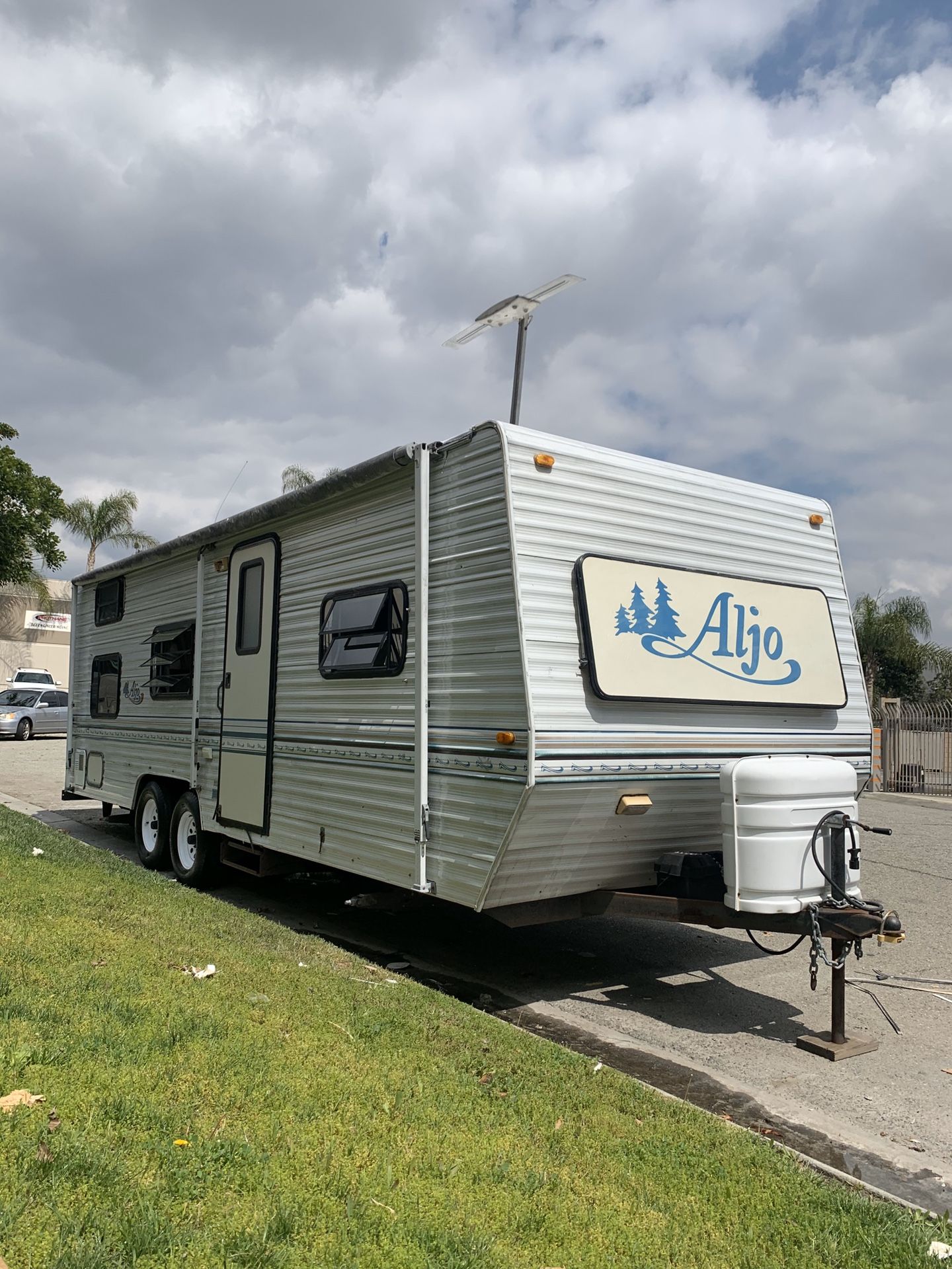 2000 Aljo travel trailer 25 ft for Sale in Ontario, CA - OfferUp