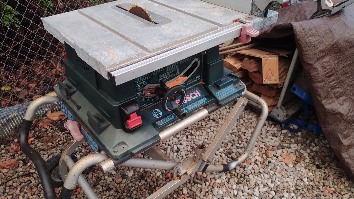 Bosch 4000 Table Saw W/Stand for Sale in El Cajon, CA - OfferUp