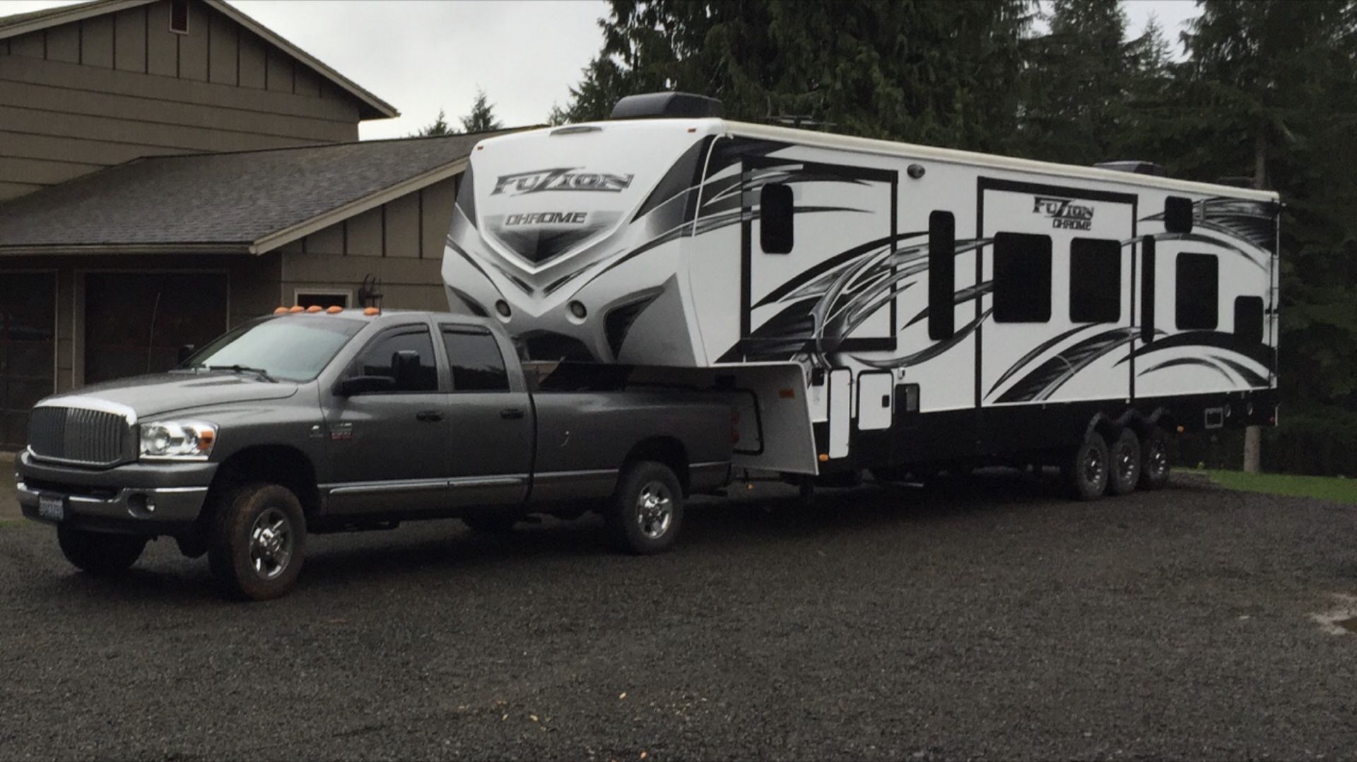 2014 Keystone Fuzion FZ390 Chrome toyhauler 5th wheel camper for Sale ...