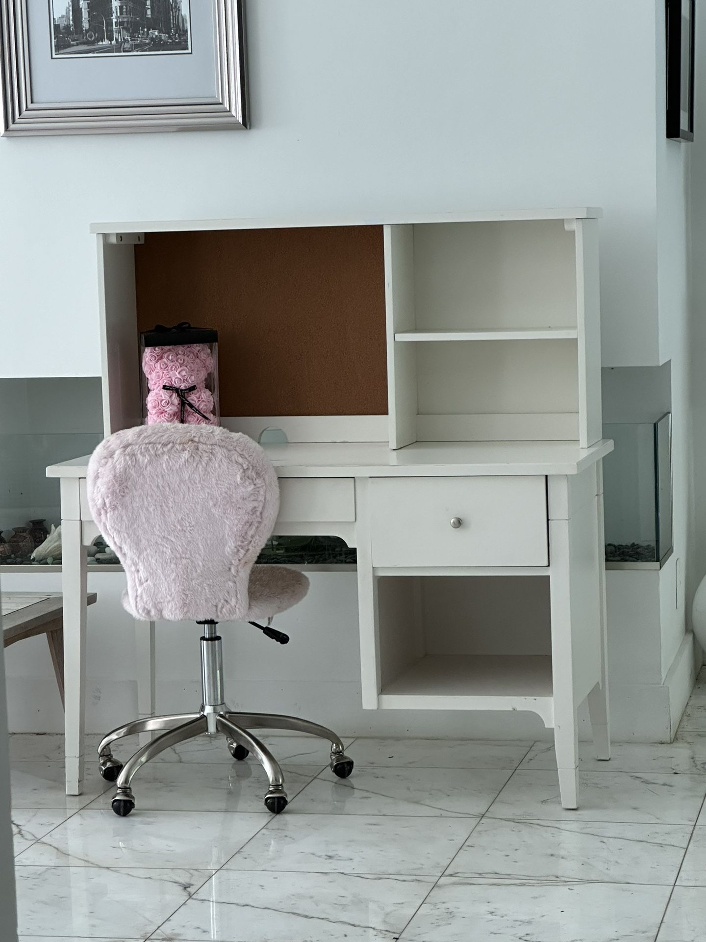 Pottery Barn Kids Morgan Desk for Sale in Miami Beach, FL - OfferUp