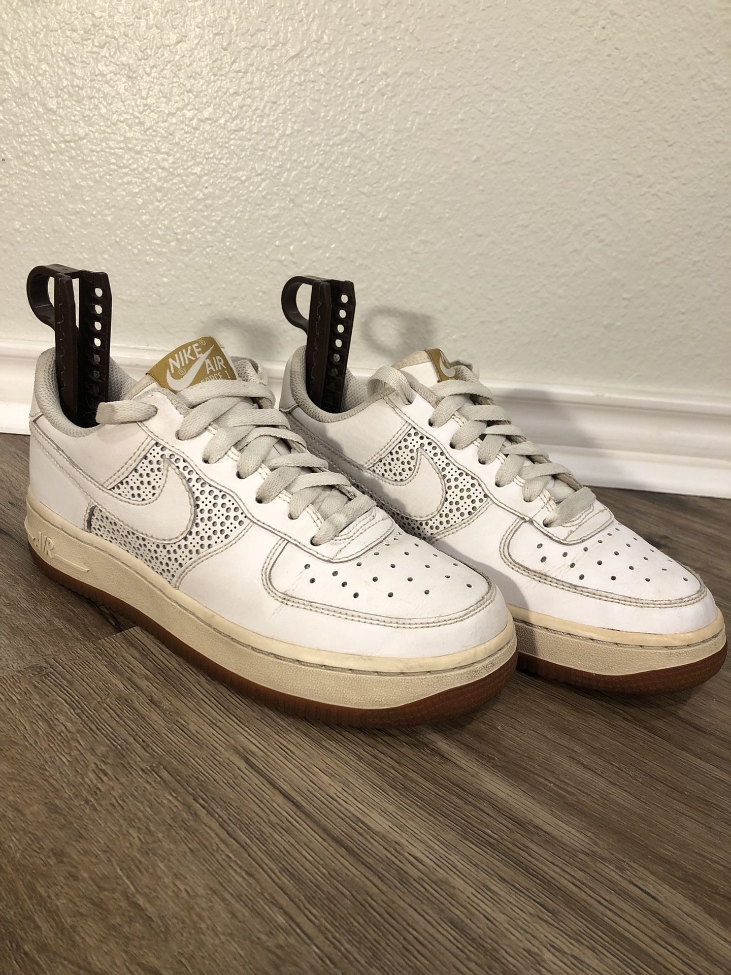 Nike Air Force 1 Low White Gum Bottom Size 4.5y or Womens 6 for Sale in ...