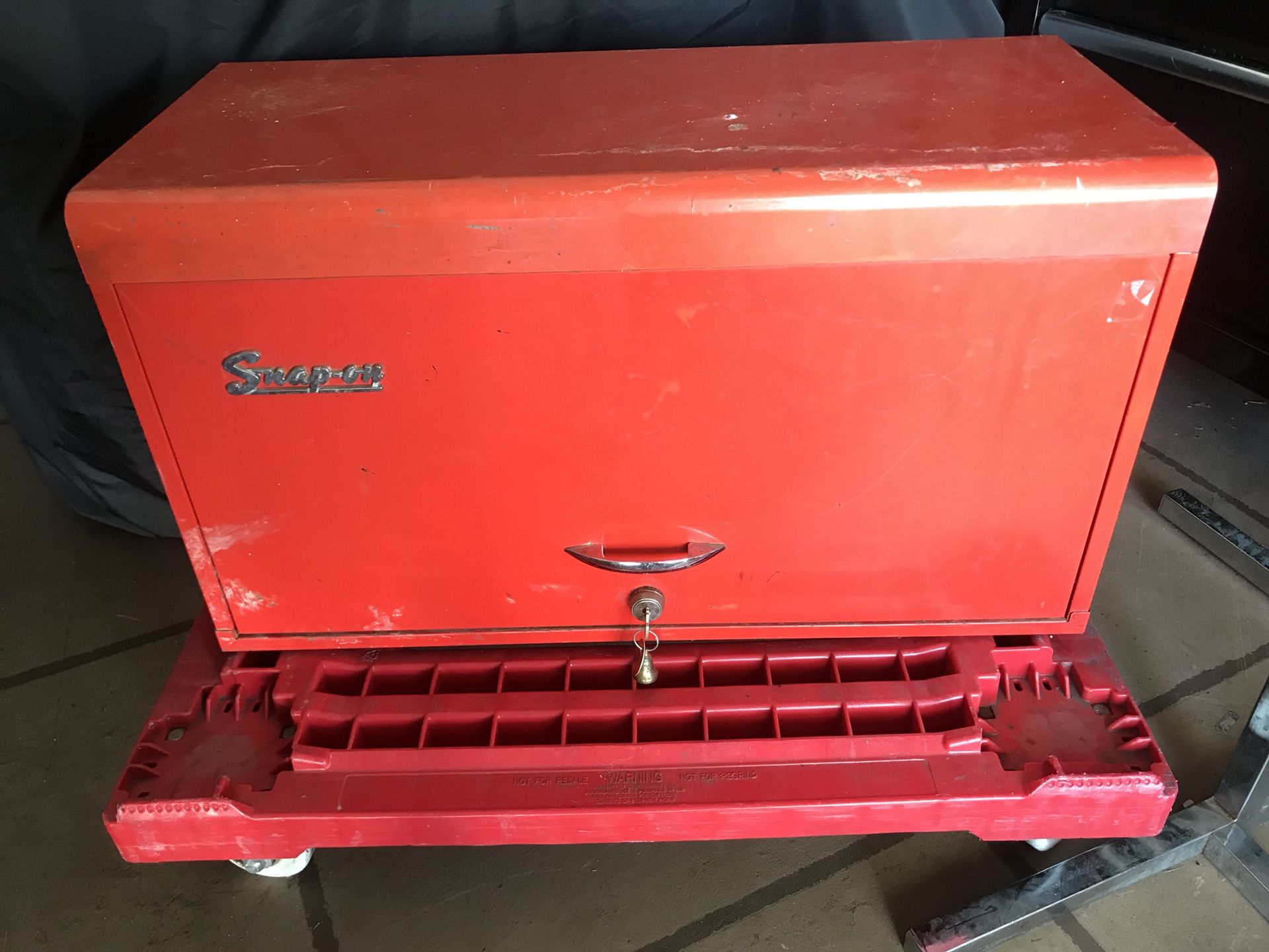 Vintage snap on tool box for Sale in Winter Haven, FL - OfferUp
