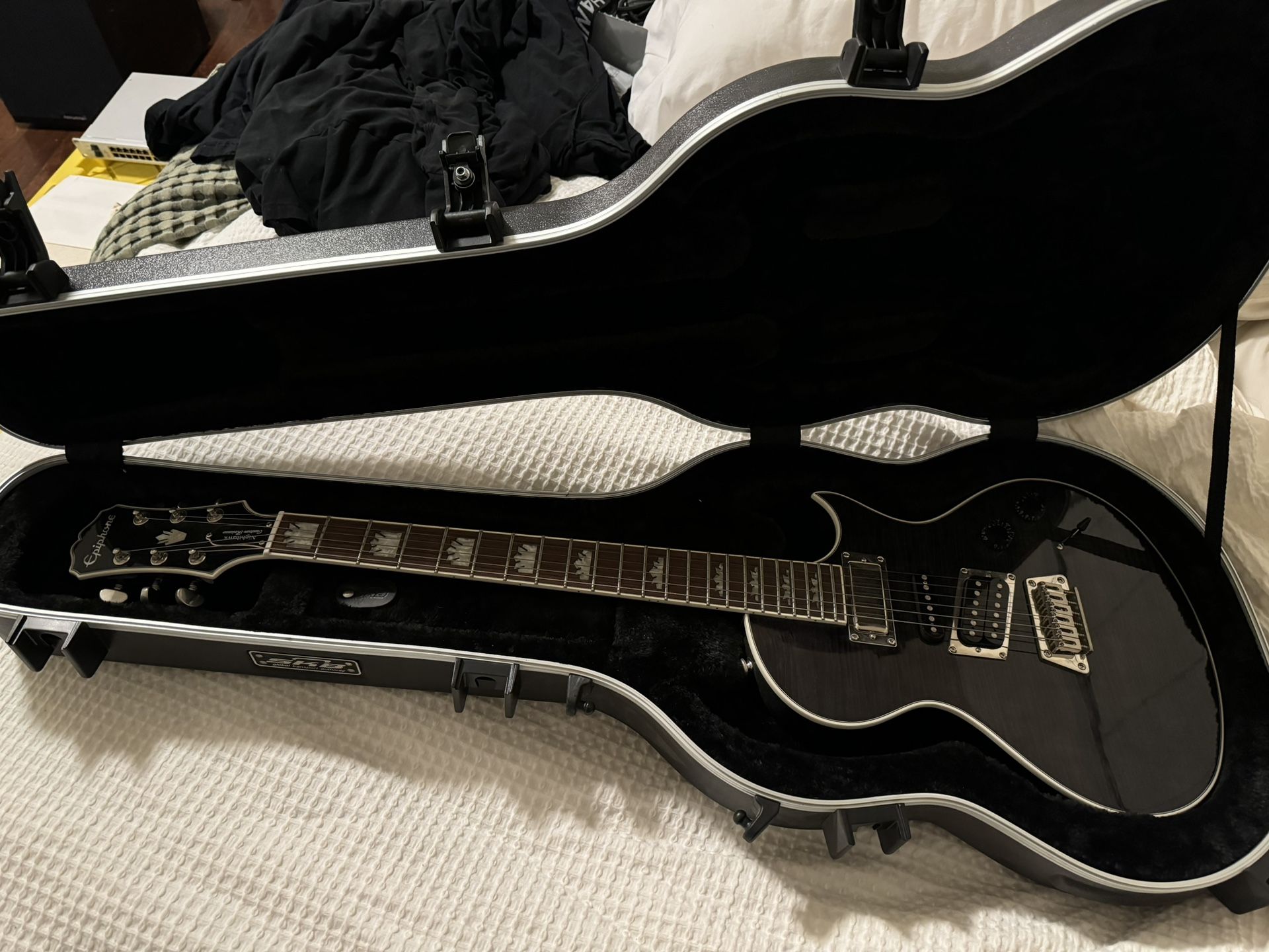 Epiphone Nighhawk Electric Guitar for Sale in Los Angeles, CA - OfferUp