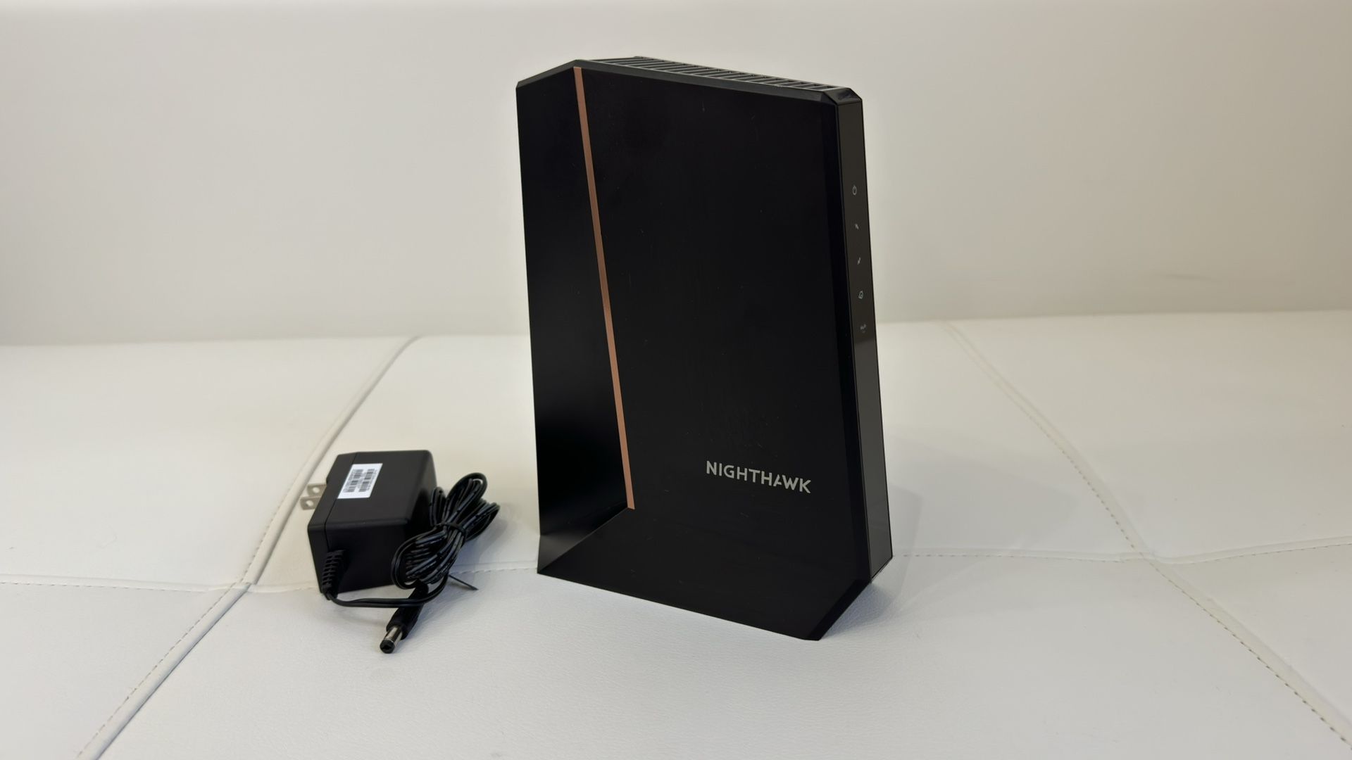 NETGEAR Nighthawk CM2000 Cable Modem for Sale in Queens, NY - OfferUp