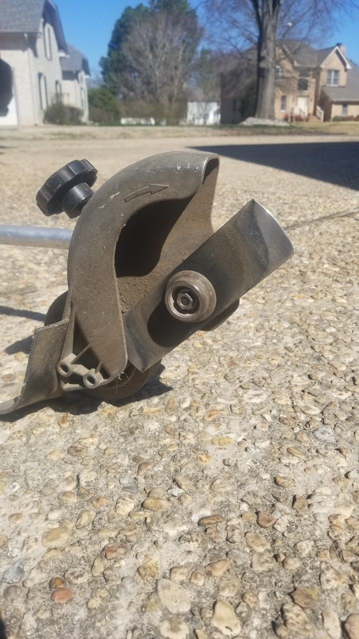 STIHL FC 70 Lawn Edger (Gas Powered) for Sale in Suffolk, VA - OfferUp