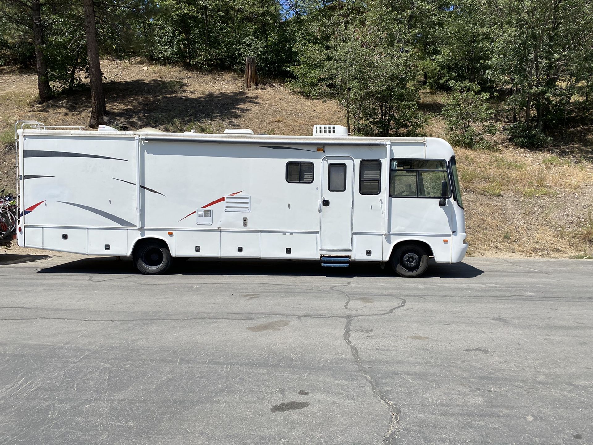Georgetown motorhome rv 32foot solar for Sale in Oceanside, CA - OfferUp