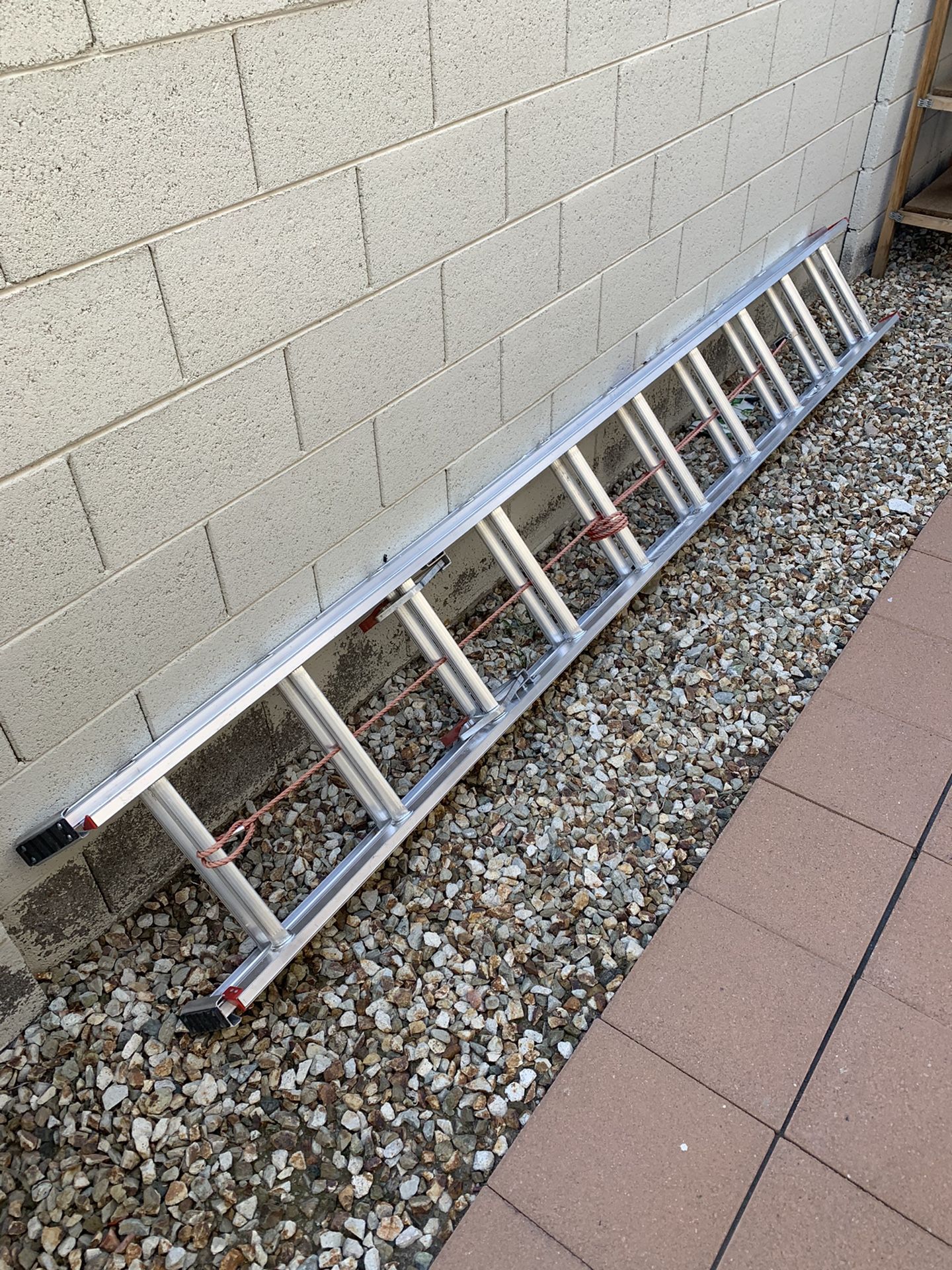 20’ extension ladder . Werner D1100-2 Aluminum 20-ft Type 3 - 200 lbs ...