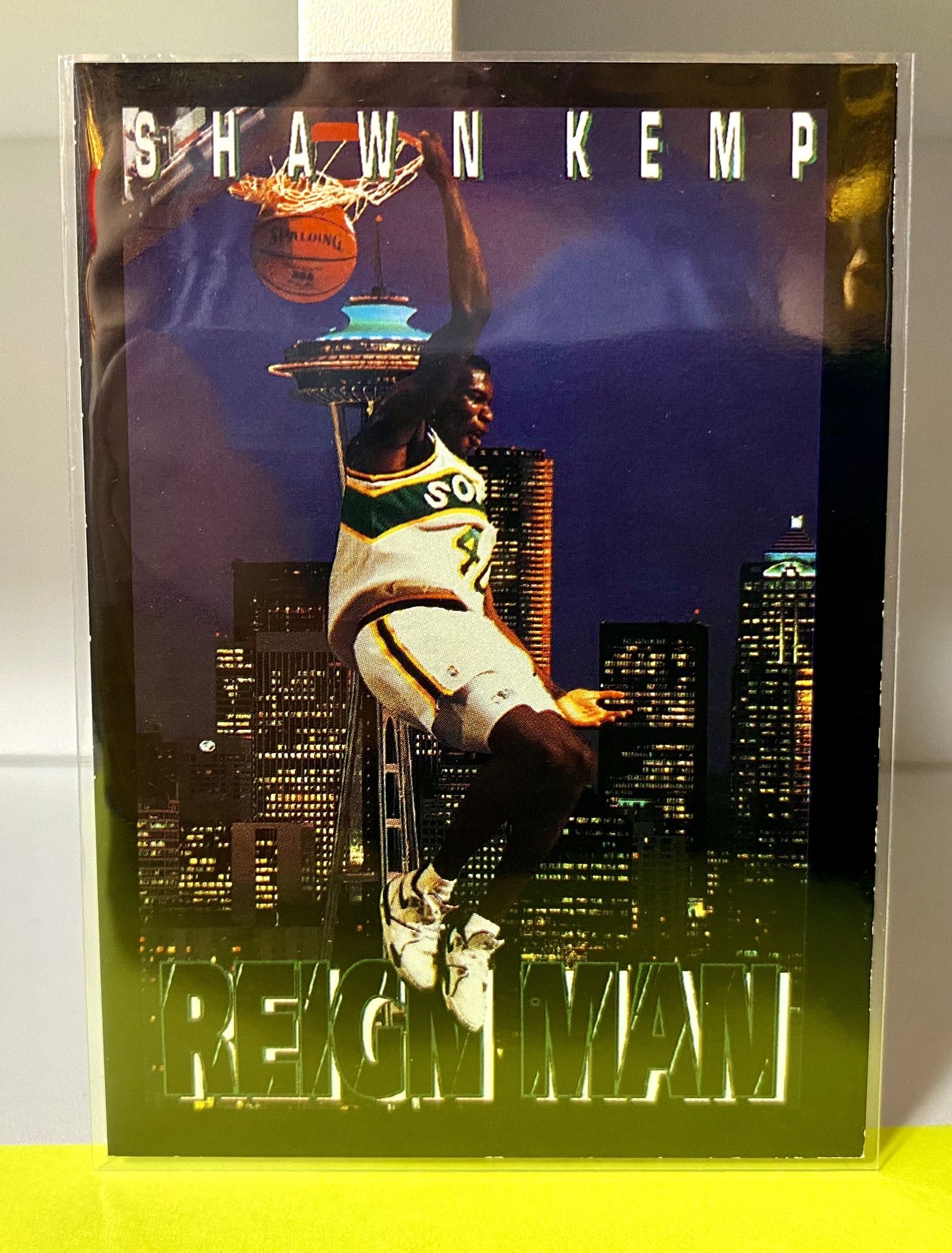 Shawn Kemp 1994 Skybox Reign Man Card for Sale in Gloucester, MA - OfferUp