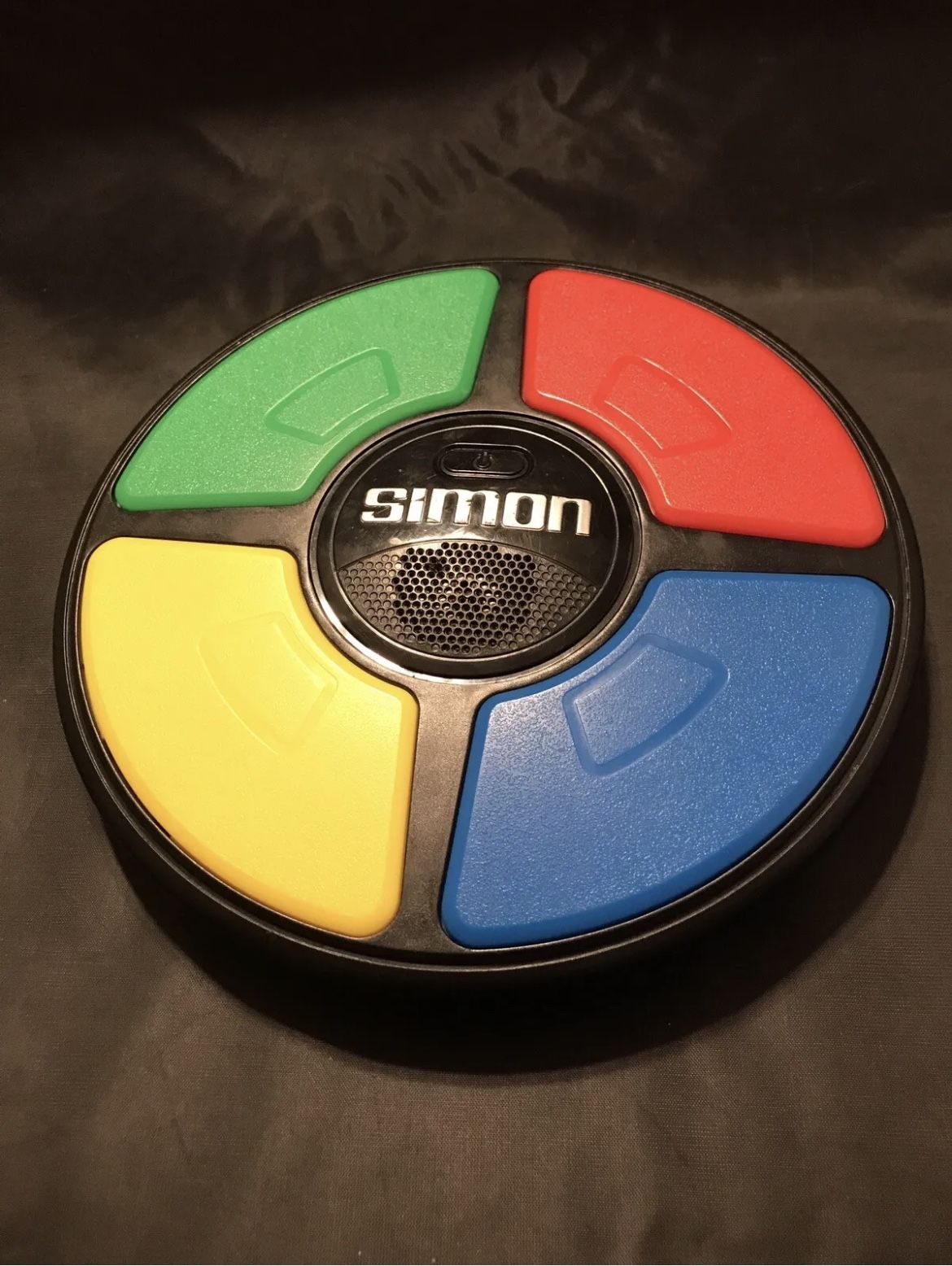 Simon Says Electronic Game Hasbro Classic Toy for Sale in Shafter, CA - OfferUp