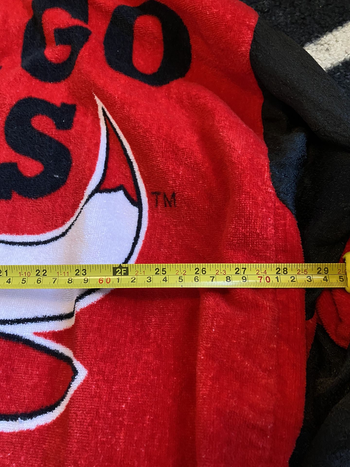 Chicago Bulls Vintage 90s “Towel Coat” for Sale in Evanston, IL - OfferUp