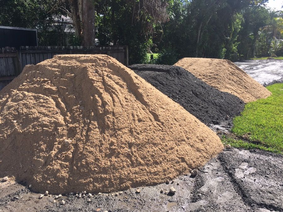 Organic soil, 50/50, dirt fill, sand fill, limerocks, milling , pavers ...