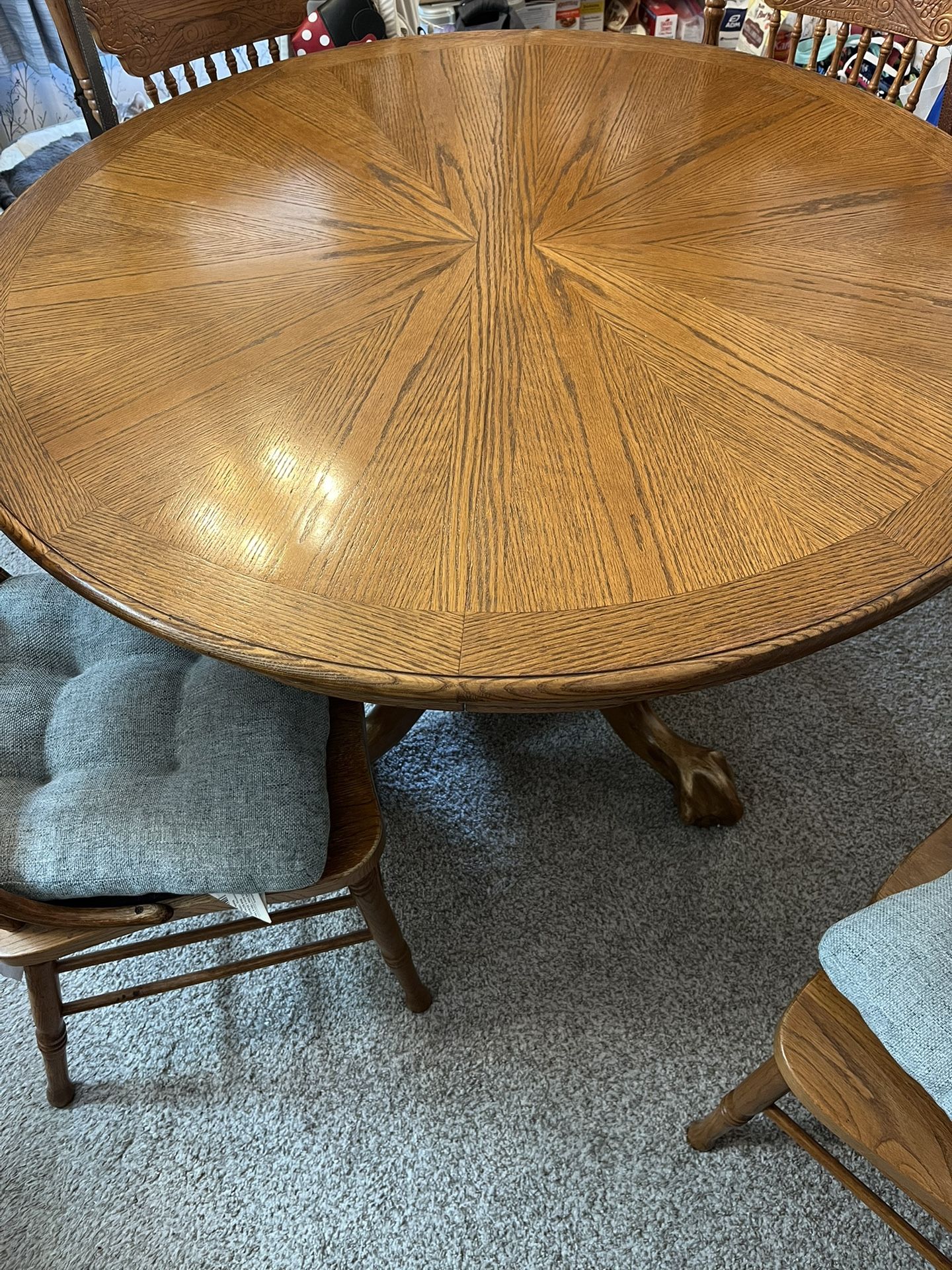 Dining room table 48 inches round for Sale in Portland, OR - OfferUp