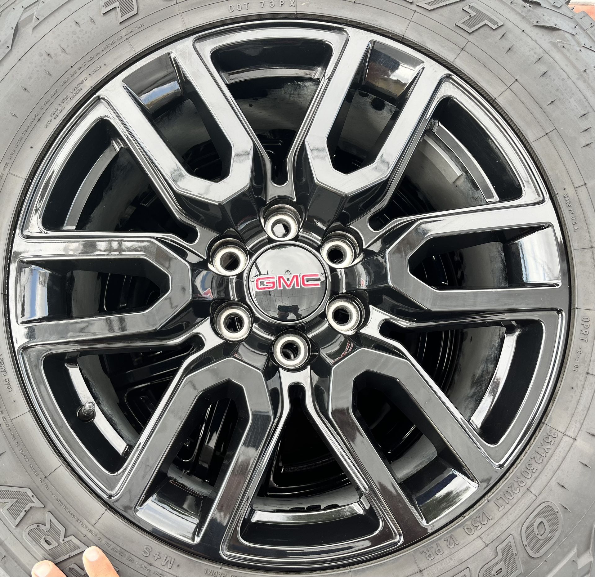 2023 GMC SIERRA ELEVATION 20” OEM WHEELS WITH 35” TOYO $950 for Sale in ...