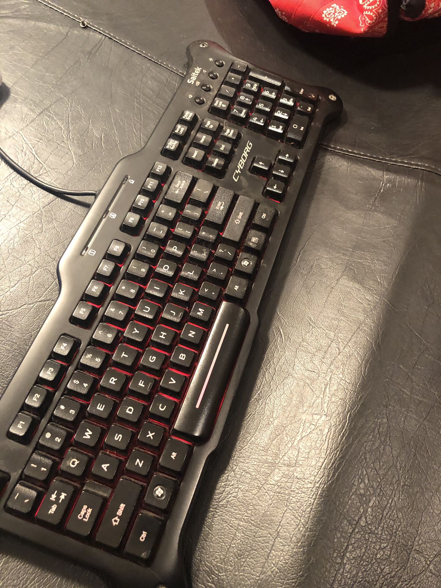 Mad Catz Cyborg V5 Keyboard