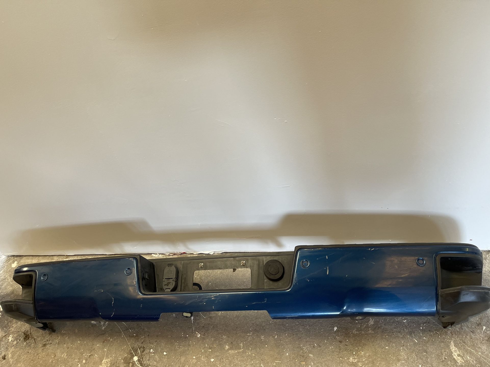 Rear Bumper 15-18 Chevrolet Silverado, GMC Sierra with Sensors. for ...