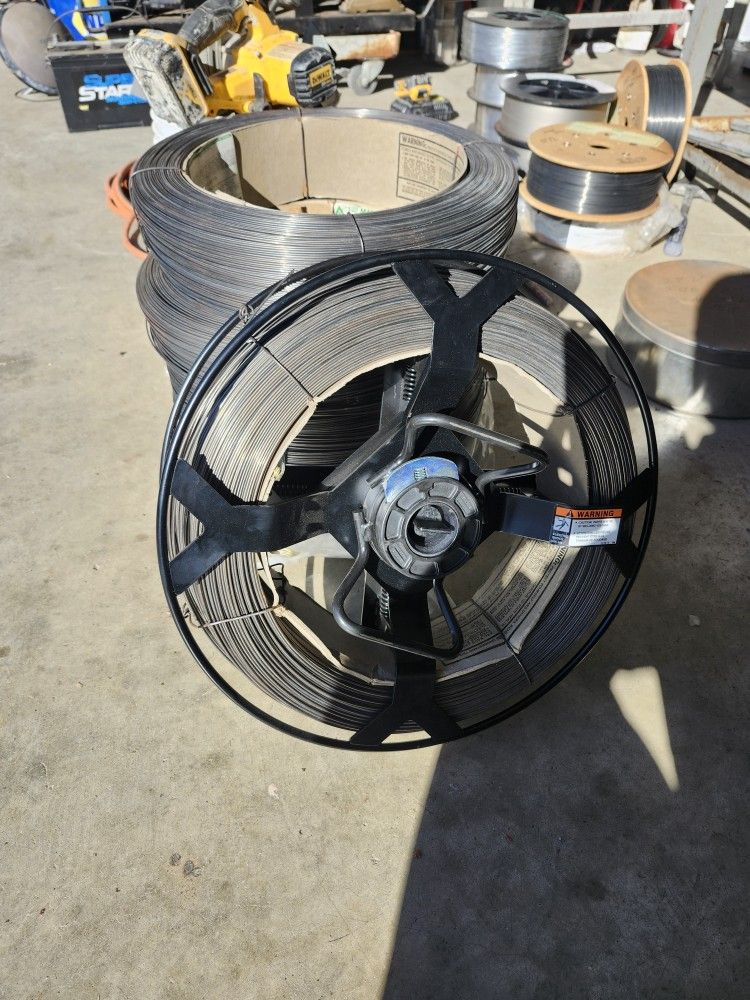 5 Spools Of 60lb Mig Welding Wire With Lincoln Reel. for Sale in ...