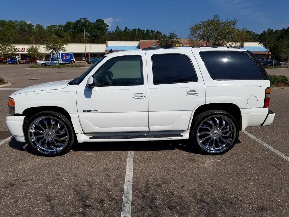 2006 Yukon Denali 146XXX miles fully loaded 26 inch rims entertainment ...