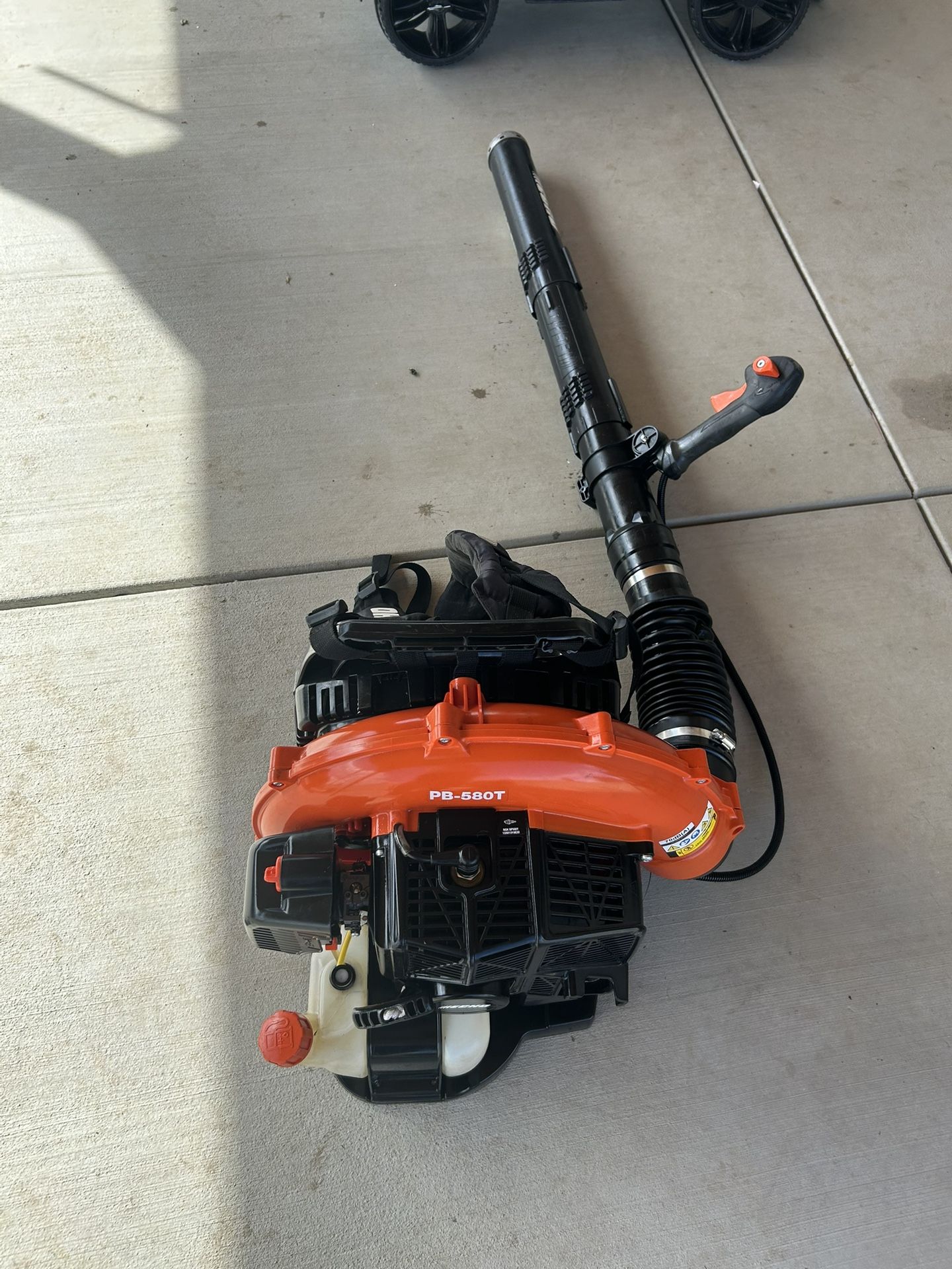 ECHO 216 MPH 517 CFM 58.2cc Gas 2-Stroke Backpack Leaf Blower with Tube ...