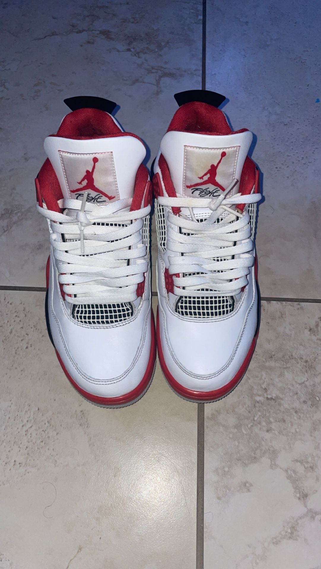 Fire Red 4s With Box 9.5 for Sale in Miami, FL - OfferUp